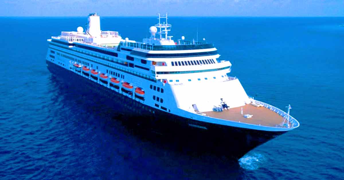 Cruise Ships Stranded At Sea - March 2020 | IQCruising